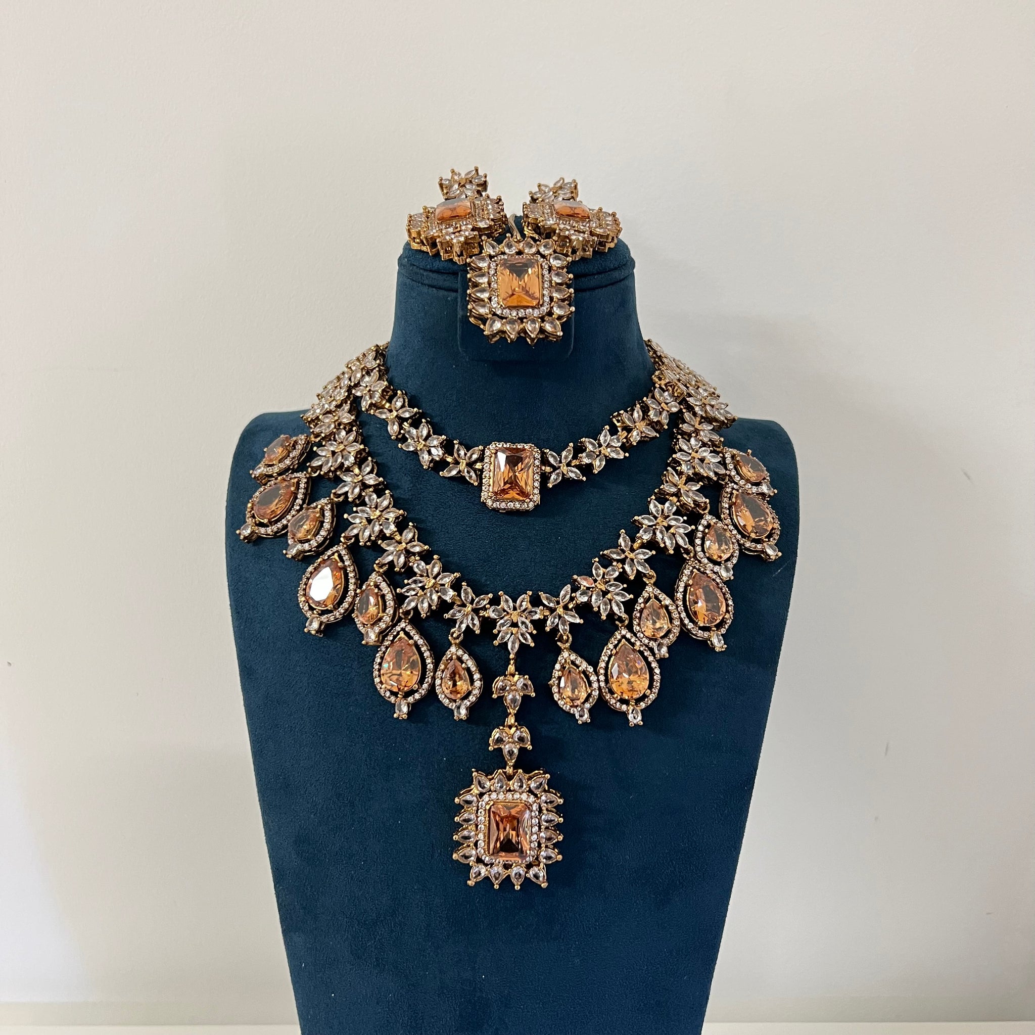 Samina Necklace Set